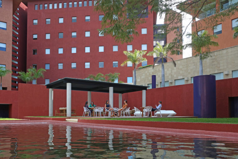 Plaza Roble Costa Rica